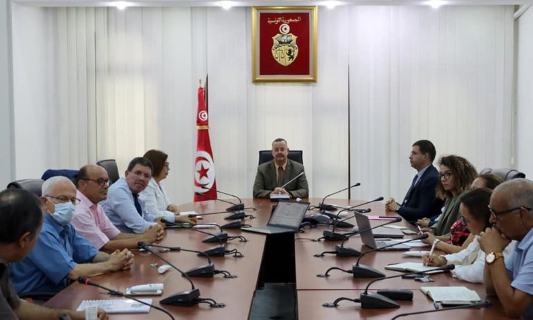 وزير الصحّة يؤكّد على ضرورة دعم حملات التلقيح ضدّ كوفيد-19 لفائدة ...